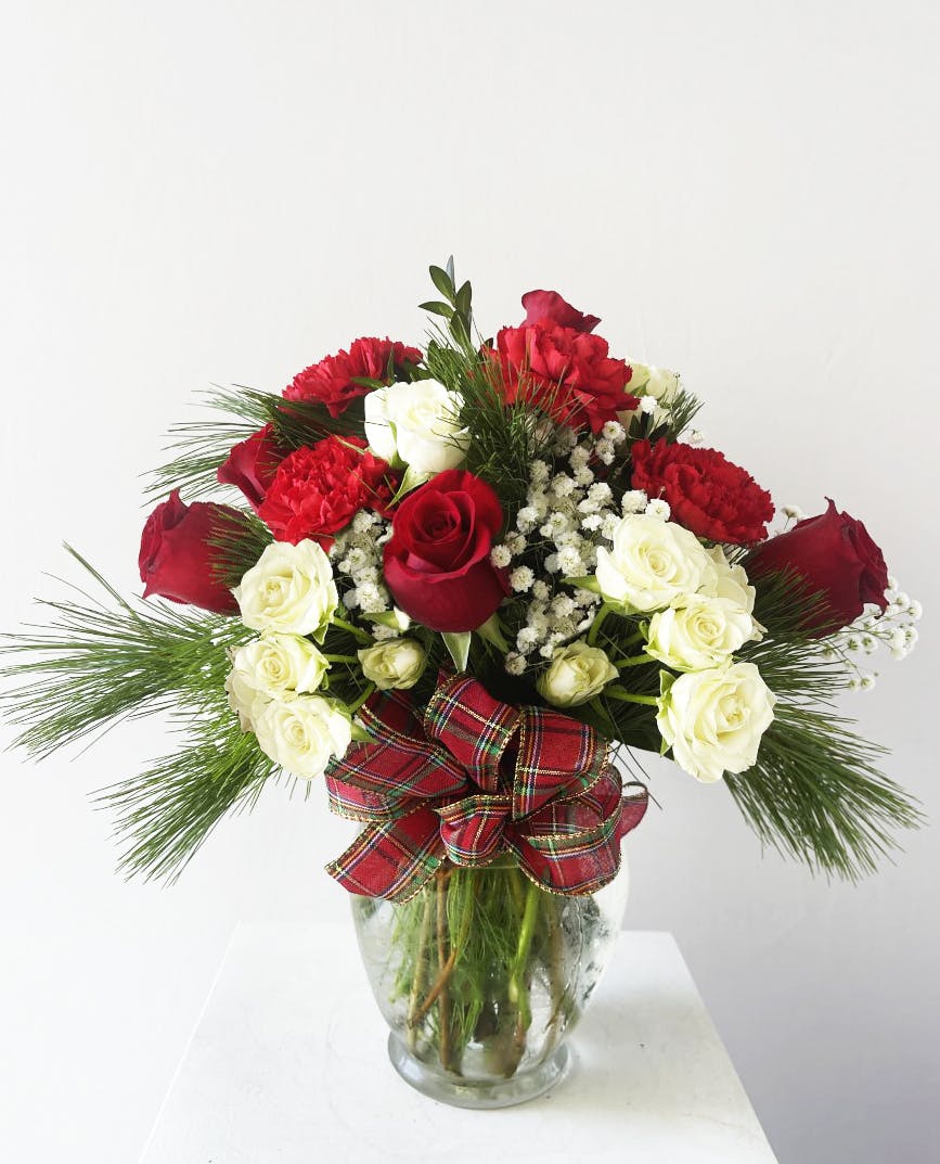 Holiday Splendor | Marco Island (FL) Holiday Flowers Delivered | Marco ...